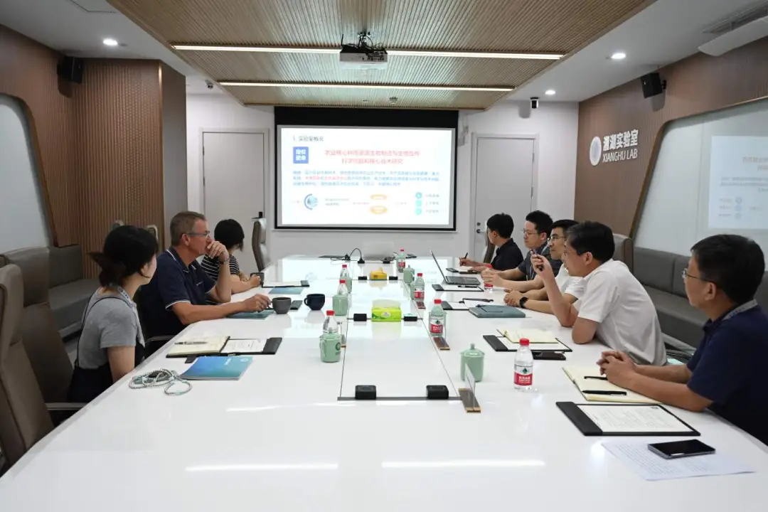 阿姆斯特丹大学Harro Bouwmeester院士和董乐萌教授访问湘湖实验室